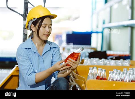 Drink Beverage Factory Qc Audit Staff Quality Control Final Product