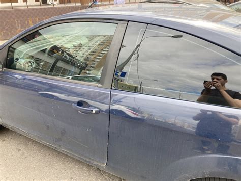 Тонировочная пленка на передние боковые — Ford Focus Hatchback Ii 1 4 л 2007 года нарушение