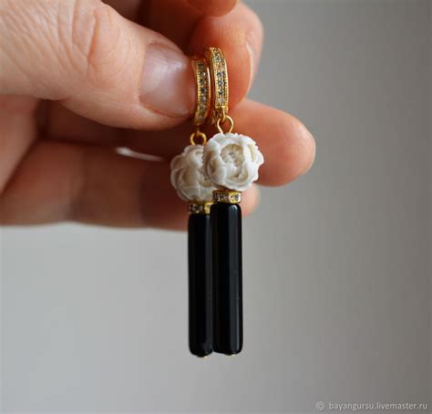 Серьги Белый шиповник в интернет магазине на Ярмарке Мастеров Серьги классические Стамбул