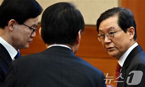 尹 측 비상계엄은 구국 결단불법 수사 중단 공정 재판 진행하라