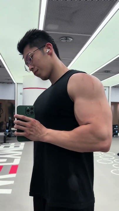 多吃会变大 少吃会变瘦双开门身材 薄肌男孩 Youtube