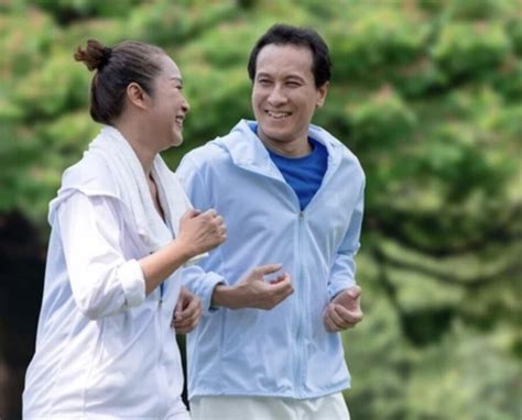 Đến Tuổi Trung Niên Tôi Nhận Ra Nhiều Người Có Tiền Nhưng Vẫn Không