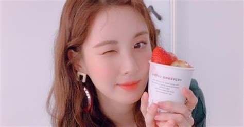 서현 팬 향해 상큼한 윙크 내일은 흰색 드레스