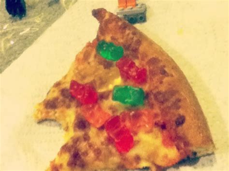 Try To Get Through These Pizza Pictures Without Screaming What The Fuck Is Wrong With You People