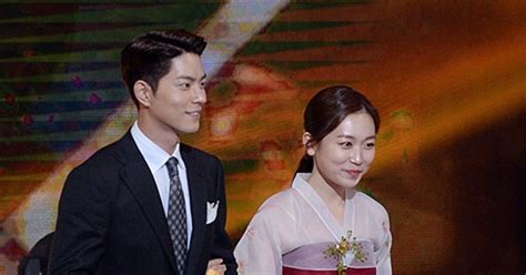 [t포토] 홍종현 김슬기 수줍은 선남선녀
