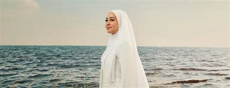 Srikandi Tun Fatimah Dan Maya Karin Dua Zaman Satu Jiwa