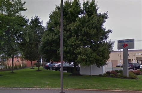 Widespread Manhunt For Armed Nj Bank Robber Video Point Pleasant