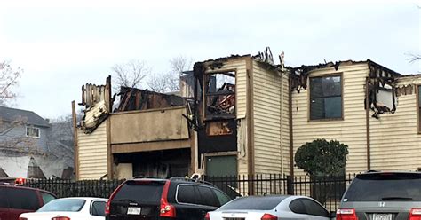 Dallas Firefighters Battle Cold At 3 Alarm Apartment Fire Cbs Dfw