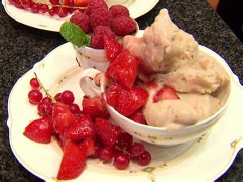 Schoko Minz Mousse Dazu Eis Und Vitamine