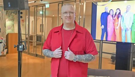 Arttu Wiskari Julkaisi Alastonkuvan
