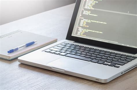 【初心者向け】reactとは？わかりやすく解説！
