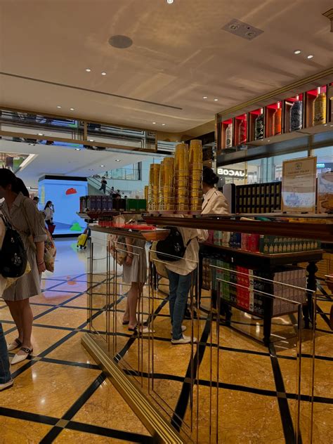 其實呢間抵飲過好多手搖 好多選擇 送支飲管仲要係玻璃🔎下次可以繼續用，同埋佢會送支糖俾你，雖然我唔識用
