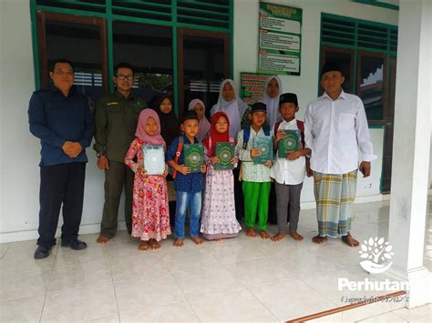 Perhutani Dukung Perkembangan Pendidikan Perhutani Bagikan Al Quran Di