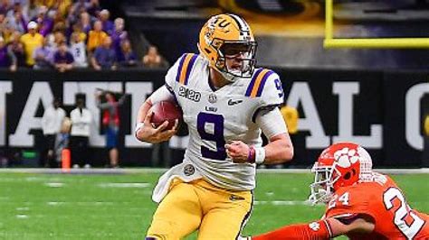 Joe Burrow Has Big Sense Of Humor About Small Hands Nbc Sports