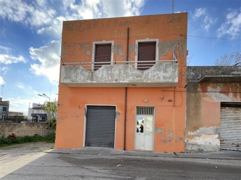 Vendita Terratetto unifamiliare in via Rubera Pachino Da ristrutturare con terrazza m²