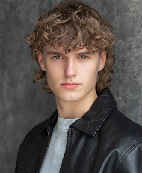 Oliver Quinns Instagram Twitter And Facebook On Idcrawl