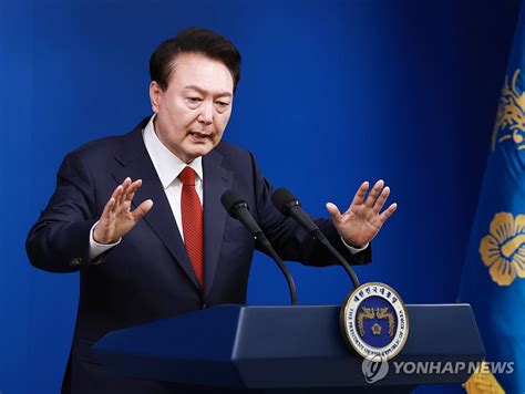 답변하는 윤석열 대통령 연합뉴스