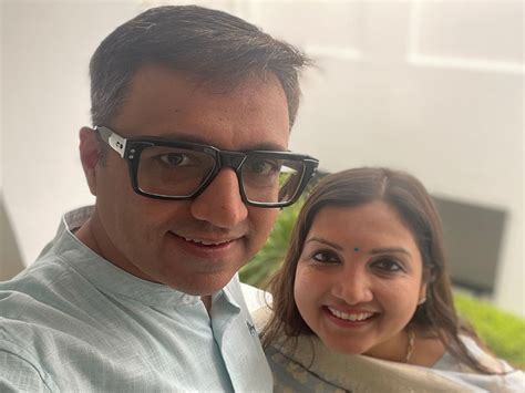Ashneer Grover Receives Eow Summons Bharatpe Founder And Wife Stopped