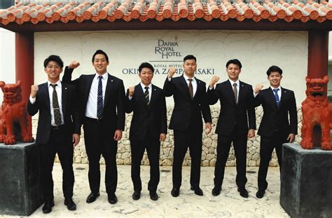 【阪神】新人6選手が沖縄入り、1位・佐藤輝が自慢の「長打力」で開幕レギュラー目指す：中日スポーツ・東京中日スポーツ