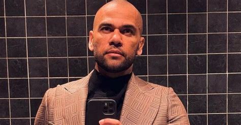 Las Pruebas De Adn Hallan Restos De Semen De Dani Alves En El Interior