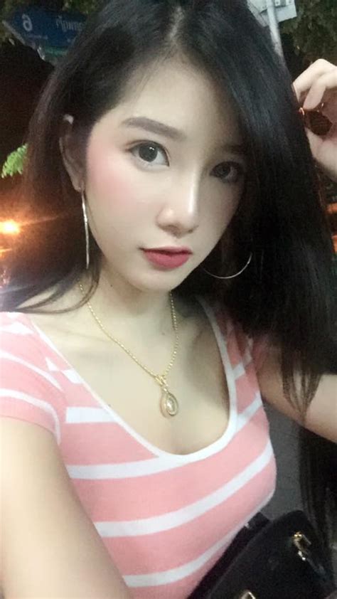 Sukanya Moey นานๆที 😘😜