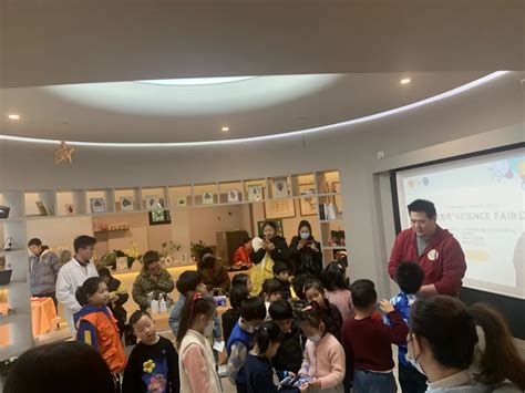 大朋友带小朋友玩这场科普市集在静益坊开展 澎湃号政务 澎湃新闻 The Paper