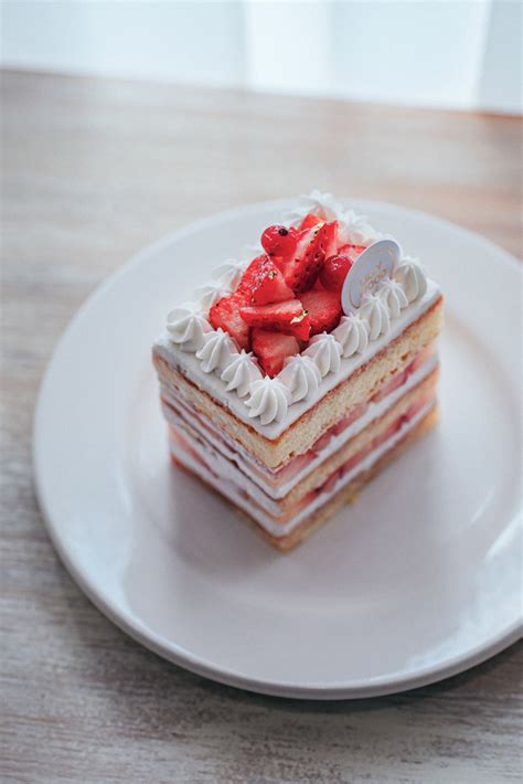 캄 On Twitter Rt Travelkim 신촌 릴리우드 딸기 케이크를 좋아하는데 릴리우드의 후레즈샹티를 좋아하지 않을 수 있는 사람이 있을까 질감은 보드랍고