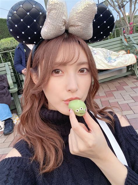 森沢かな ︎ On Twitter 今日撮影が早く終わりそうなのでレッドドラゴン出勤します〜 ️ いっぱいお酒飲ませてくれたらうれしいな🫶
