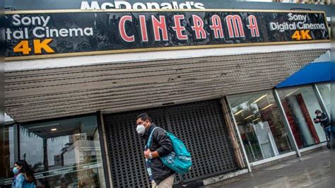 Cines En Perú Dividen Las Funciones Entre Personas Vacunadas Y No