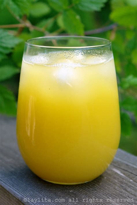 Homemade Pineapple Juice Jugo De Piña Laylitas Recipes