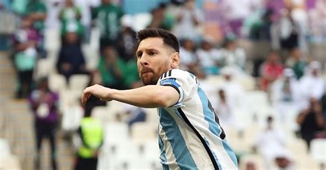 리오넬 메시 첫 골 포효