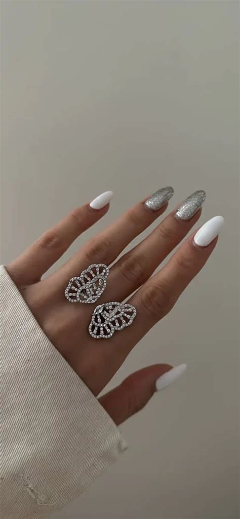 متنوع ترین مدل های انگشتر نقره زنانه نگین دار عکس