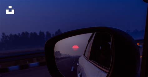 자동차의 사이드 미러 사진 Unsplash의 무료 거울 이미지