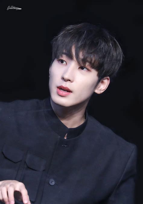 Mori On Twitter 도대체 이 날 원우 뭐지 얼굴 주사위 6이다 못해 주사위 7임