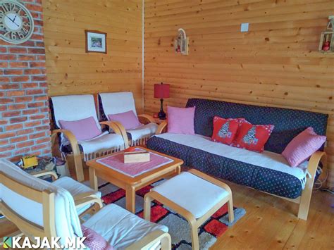 Дрвена викендица во село Крњево Kajak Mk