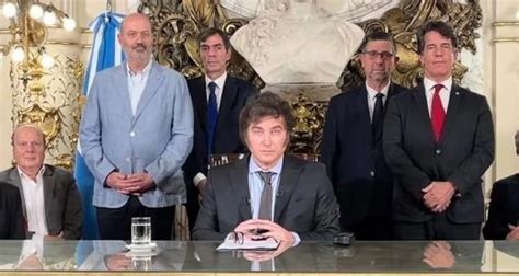 Anuncio De Milei Y Un Artículo De La Constitución Nacional Bajo La Lupa