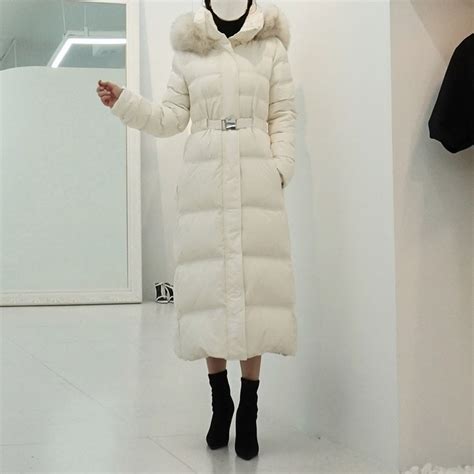 리얼 폭스퍼 100 후드 벨티드 덕다운 롱 패딩 여성 오리털 점퍼 겨울 아우터 스타일라떼