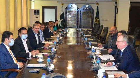 Pakistan Adb Discuss Country Partnership Strategy Business Dunya News
