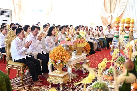 សម្តេចតេជោ ហ៊ុន សែន និងសម្តេចកិត្តិព្រឹទ្ធបណ្ឌិត