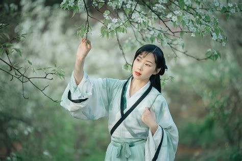 예술언어 20230625 배 향기로운 나무 풍경 V2ph