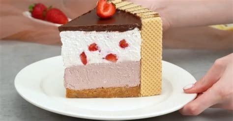 ვაფლის ტორტი კოკა კოლის კრემით მზადდება სწრაფად და მარტივად ცხობის გარეშე ისეთი გემრიელია