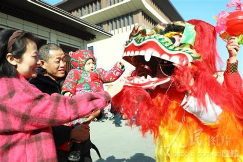 河北唐山：多彩民俗闹新春 人民图片网