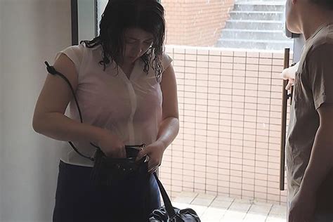 岡江凛 大雨で下着と豊満ボディが濡れ透けになった家政婦！無防備な姿に興奮して中出しセックス 無料av動画