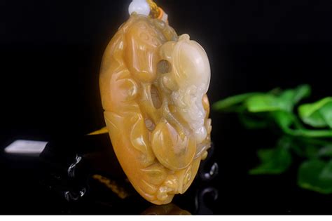 新疆克拉玛依天然金丝玉 辉煌白色地表籽料彩玉细料 龙龟 手把件 虎窝淘