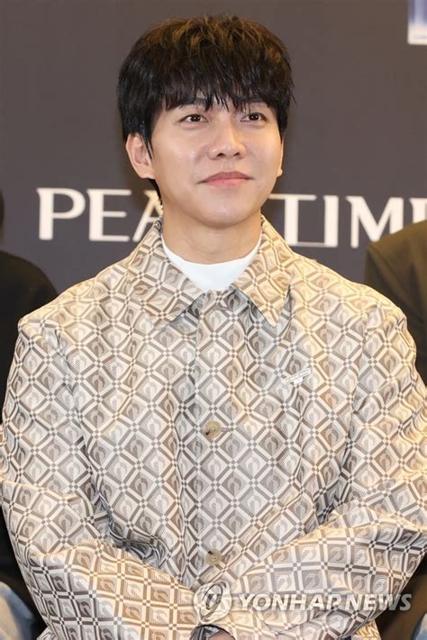 이승기 감쪽같은 가발 연합뉴스