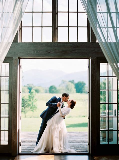 Classically Elegant Wedding Ideas By Shannon Moffit Photography