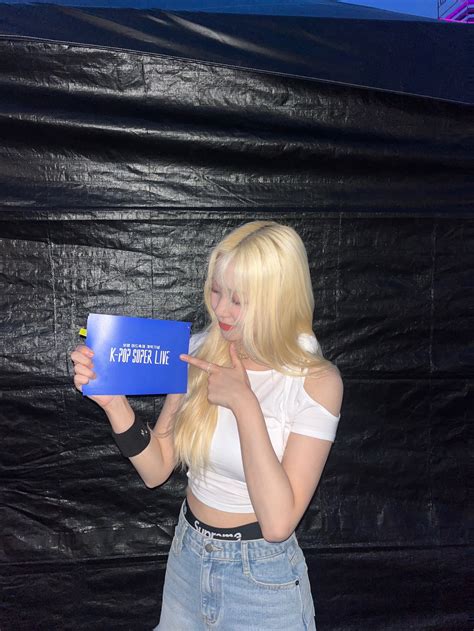Weeekly 커뮤니티 포스트 💛🩵🐠 지한