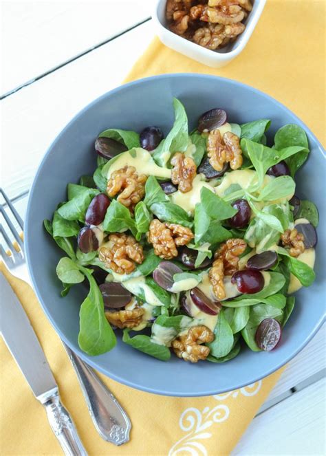 Rezept Feldsalat mit karamellisierten Walnüssen und Mangodressing