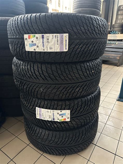 Michelin Total Performance 235/45 R18