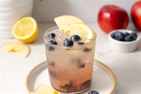 Sparkling Blueberry Ginger Cider Cocktail With Cosmic Crisp® Apples